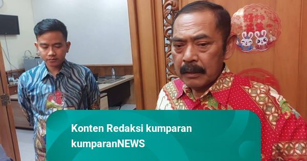 FX Rudy Dukung Jokowi Jadi Ketum PDIP, Gibran Gimana? | kumparan.com FX Rudy Dukung Jokowi Jadi Ketum PDIP, Gibran Gimana? | kumparan.com